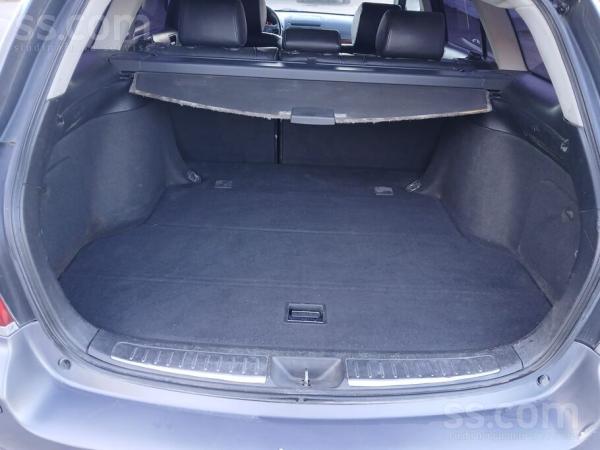 Blue Toyota Avensis 2003 in Saldus, with an engine capacity of 2.00 L and mileage of 290 thousand km for 1250 €, photo 11 on AUTOMOTO.COM.LV
