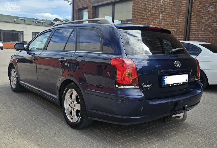 Blue Toyota Avensis 2003 in Trakai, with an engine capacity of 2.00 L and mileage of 306 thousand km for 1500 €, photo 8 on AUTOMOTO.COM.LV