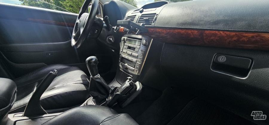 Blue Toyota Avensis 2003 in Trakai, with an engine capacity of 2.00 L and mileage of 306 thousand km for 1500 €, photo 19 on AUTOMOTO.COM.LV