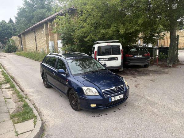Синий Тойота Авенсис 2003 в Вильнюс, объемом двигателя 2.00 л и пробегом 279 тыс. км за 666 €, фото 2 на AUTOMOTO.COM.LV