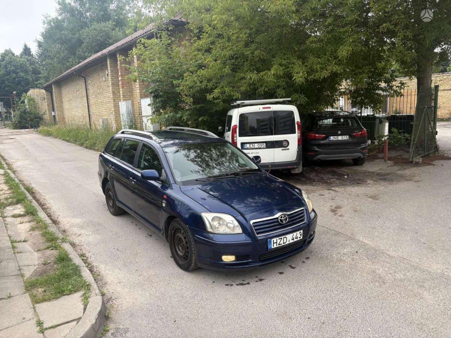 Синий Тойота Авенсис 2003 в Вильнюс, объемом двигателя 2.00 л и пробегом 279 тыс. км за 666 €, фото 3 на AUTOMOTO.COM.LV