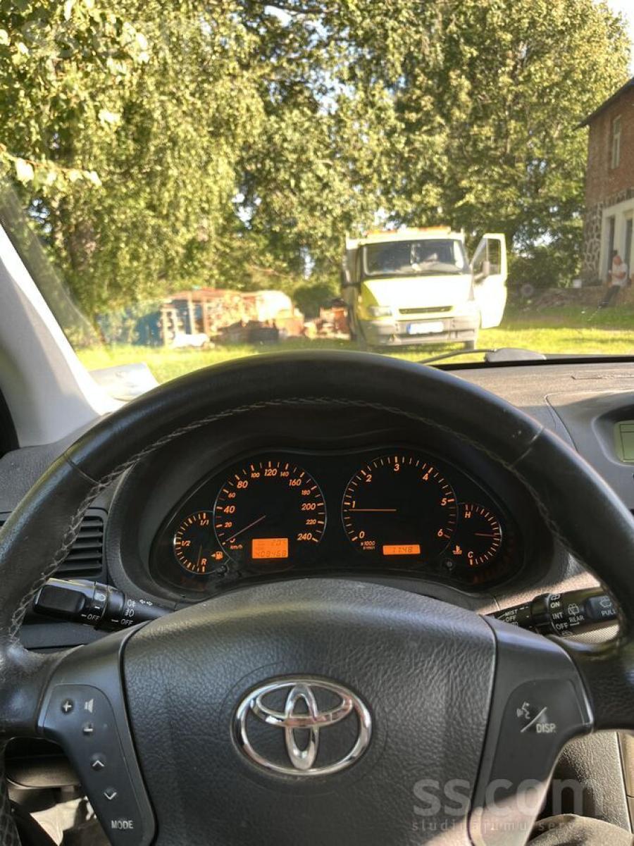 Zils Toyota Avensis 2003 Valmiera, ar dzinēja tilpumu 2.00 L un nobraukumu 400 tūkst. km par 1500 €, foto 6 vietnē AUTOMOTO.COM.LV