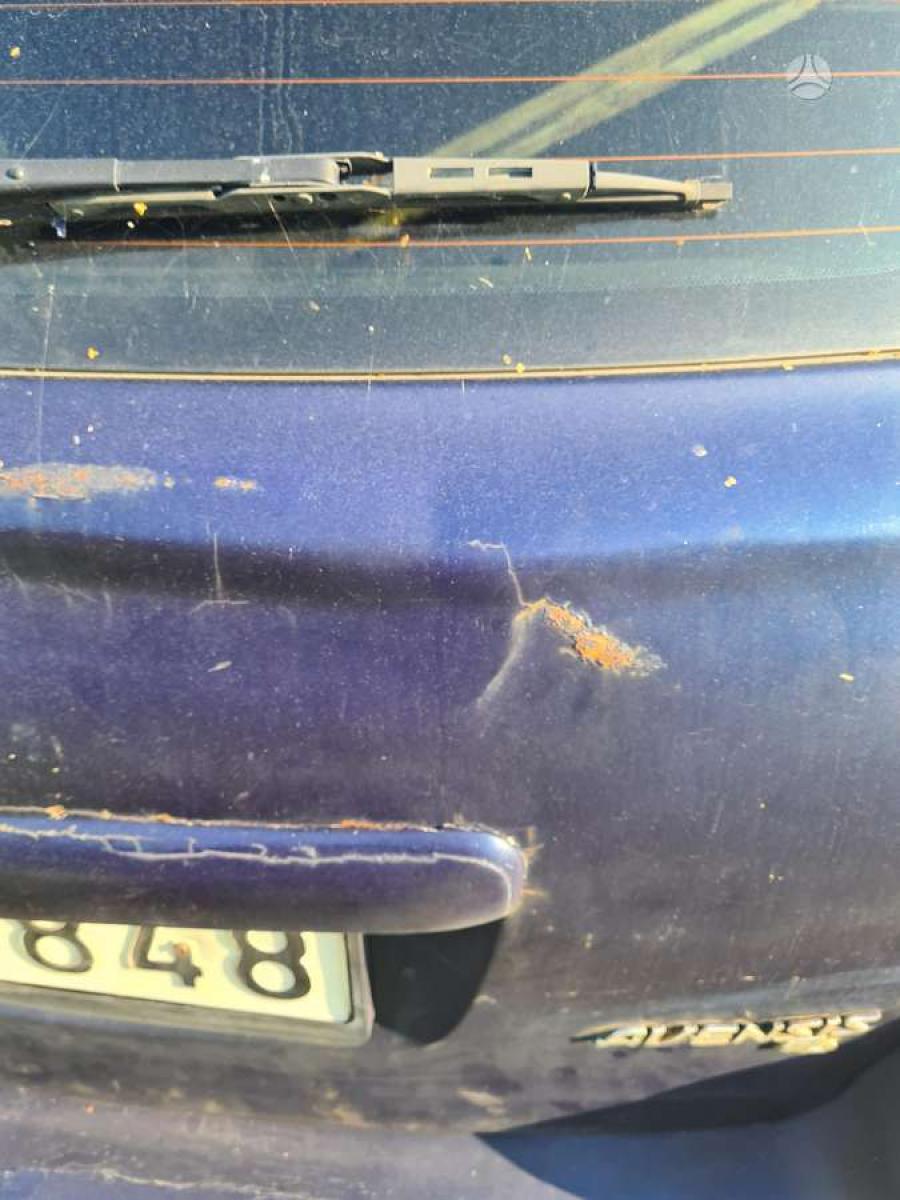 Синий Тойота Авенсис 2003 в Каунас, объемом двигателя 2.00 л и пробегом 298 тыс. км за 1250 €, фото 8 на AUTOMOTO.COM.LV