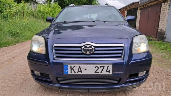 Zils Toyota Avensis 2004 Daugavpils, ar dzinēja tilpumu 2.00 L un nobraukumu 320 tūkst. km par 1350 €, foto 2 vietnē AUTOMOTO.COM.LV