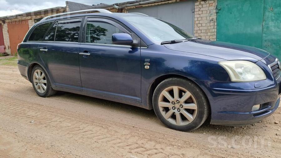Blue Toyota Avensis 2004 in Daugavpils, with an engine capacity of 2.00 L and mileage of 320 thousand km for 1350 €, photo 5 on AUTOMOTO.COM.LV