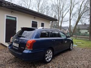 Zils Toyota Avensis 2004 Rīga, ar dzinēja tilpumu 2.00 L un nobraukumu 289 tūkst. km par 1380 €, foto 4 vietnē AUTOMOTO.COM.LV