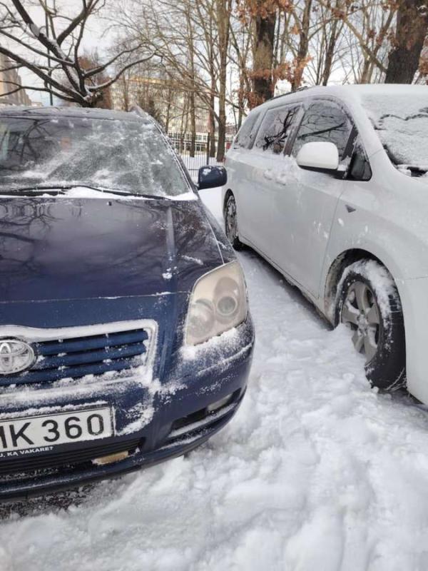 Zils Toyota Avensis 2004 Klaipėda, ar dzinēja tilpumu 1.98 L un nobraukumu 30 tūkst. km par 850 €, foto 7 vietnē AUTOMOTO.COM.LV