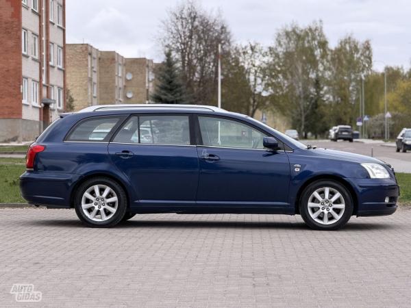 Blue Toyota Avensis 2004 in Kaisiadorys, with an engine capacity of 2.00 L and mileage of 450 thousand km for 1000 €, photo 4 on AUTOMOTO.COM.LV