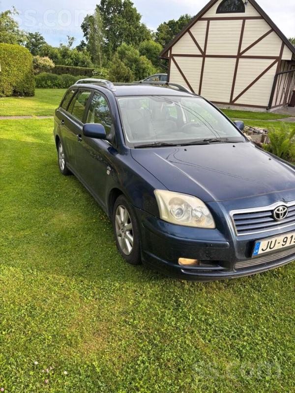 Blue Toyota Avensis 2004 in Jelgava, with an engine capacity of 2.00 L and mileage of 371 thousand km for 800 €, photo 1 on AUTOMOTO.COM.LV