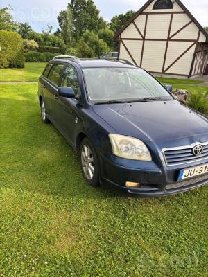Zils Toyota Avensis 2004 Jelgava, ar dzinēja tilpumu 2.00 L un nobraukumu 371 tūkst. km par 800 €, foto  vietnē AUTOMOTO.COM.LV