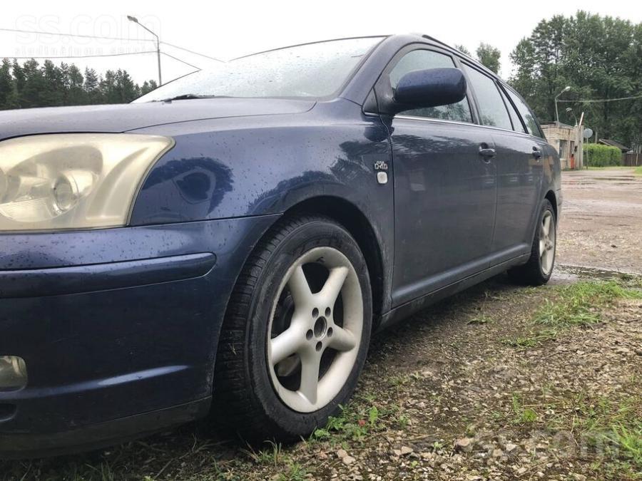 Zils Toyota Avensis 2004 Rīga, ar dzinēja tilpumu 2.00 L un nobraukumu 392 tūkst. km par 1150 €, foto 3 vietnē AUTOMOTO.COM.LV