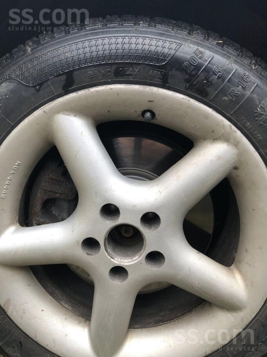 Zils Toyota Avensis 2004 Rīga, ar dzinēja tilpumu 2.00 L un nobraukumu 392 tūkst. km par 1150 €, foto 5 vietnē AUTOMOTO.COM.LV