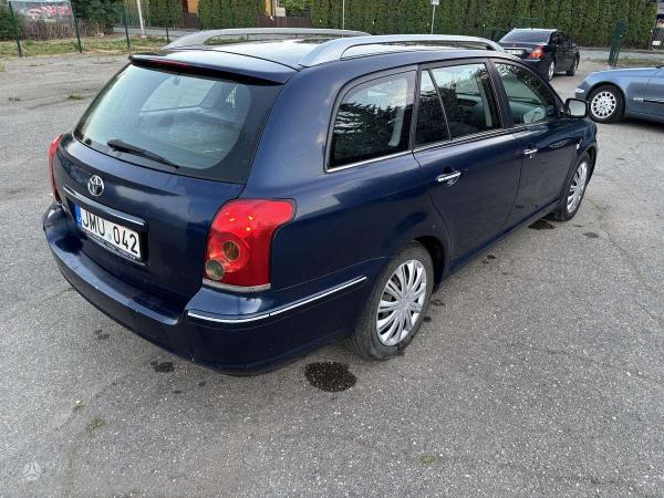 Zils Toyota Avensis 2004 Joniškis, ar dzinēja tilpumu 1.79 L un nobraukumu 259 tūkst. km par 850 €, foto 5 vietnē AUTOMOTO.COM.LV