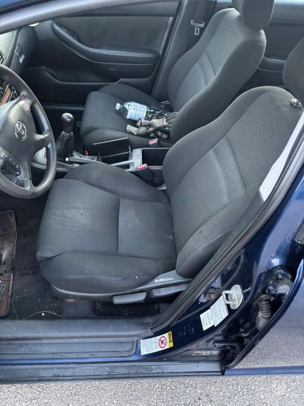 Zils Toyota Avensis 2004 Joniškis, ar dzinēja tilpumu 1.79 L un nobraukumu 259 tūkst. km par 850 €, foto 8 vietnē AUTOMOTO.COM.LV