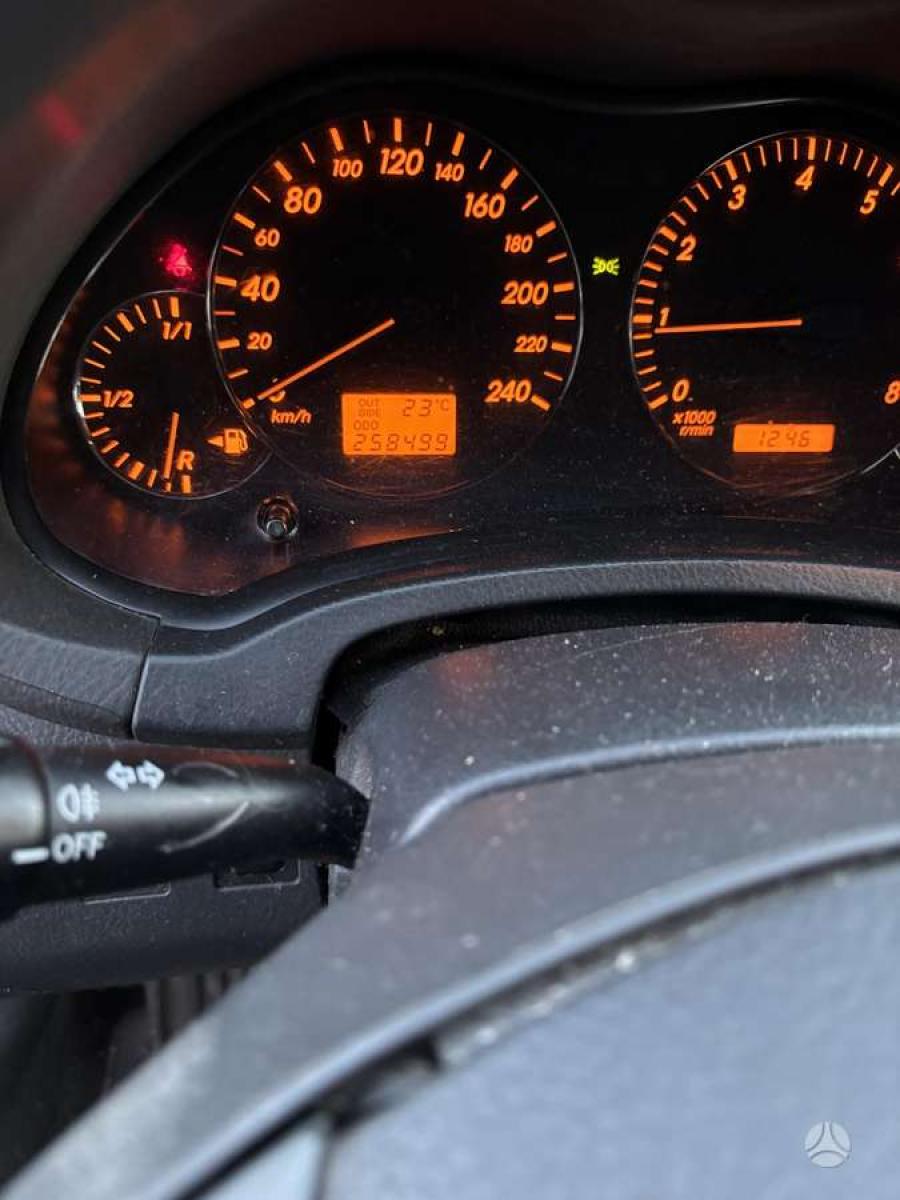 Blue Toyota Avensis 2004 in Joniskis, with an engine capacity of 1.79 L and mileage of 259 thousand km for 850 €, photo 10 on AUTOMOTO.COM.LV