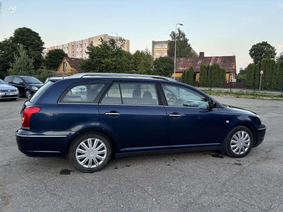 Blue Toyota Avensis 2004 in Joniskis, with an engine capacity of 1.79 L and mileage of 259 thousand km for 850 €, photo 15 on AUTOMOTO.COM.LV