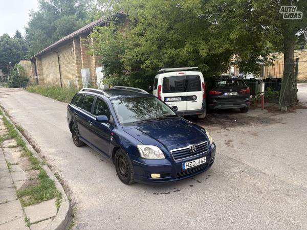 Zils Toyota Avensis 2004 Viļņa, ar dzinēja tilpumu 2.00 L un nobraukumu 279 tūkst. km par 666 €, foto 2 vietnē AUTOMOTO.COM.LV