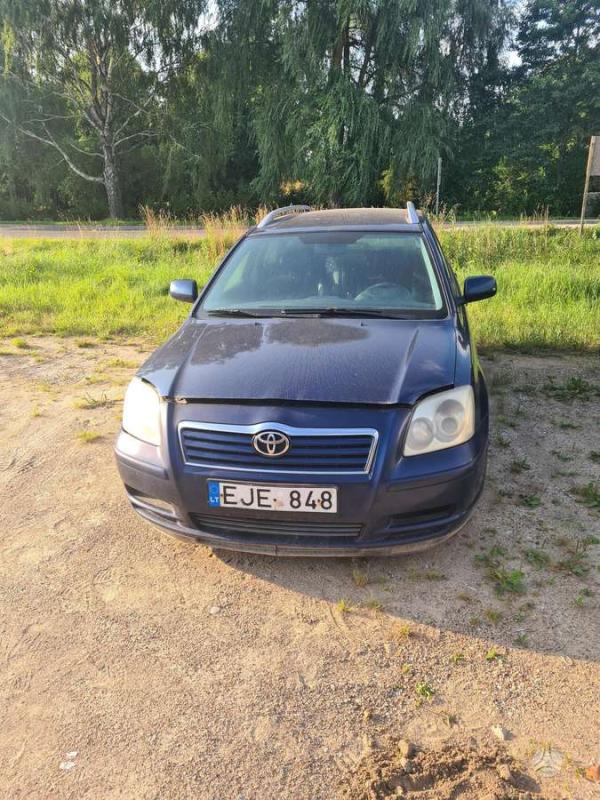 Zils Toyota Avensis 2004 Kauņa, ar dzinēja tilpumu 1.98 L un nobraukumu 299 tūkst. km par 850 €, foto 1 vietnē AUTOMOTO.COM.LV