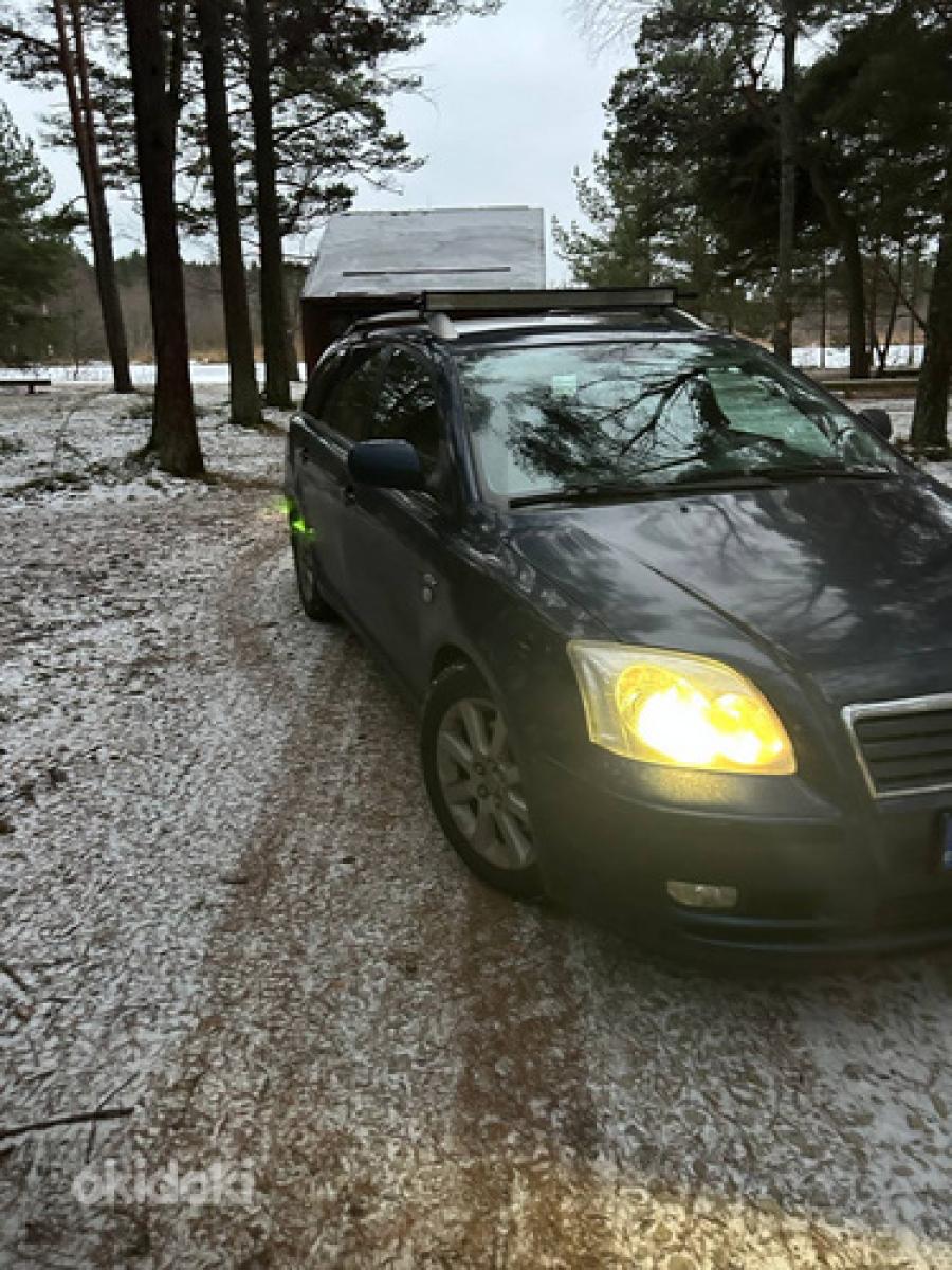 Zils Toyota Avensis 2004 Tallina, ar dzinēja tilpumu 2.00 L un nobraukumu 220 tūkst. km par 2499 €, foto 1 vietnē AUTOMOTO.COM.LV