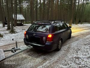 Zils Toyota Avensis 2004 Tallina, ar dzinēja tilpumu 2.00 L un nobraukumu 220 tūkst. km par 2499 €, foto 6 vietnē AUTOMOTO.COM.LV