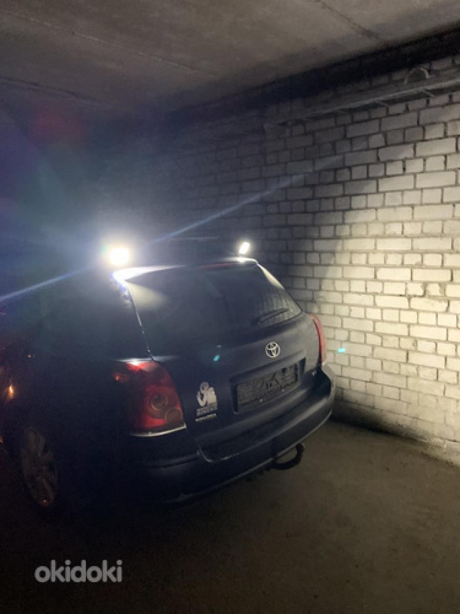 Zils Toyota Avensis 2004 Tallina, ar dzinēja tilpumu 2.00 L un nobraukumu 220 tūkst. km par 2499 €, foto 9 vietnē AUTOMOTO.COM.LV