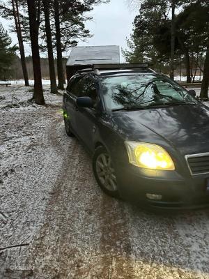 Zils Toyota Avensis 2004 Tallina, ar dzinēja tilpumu 2.00 L un nobraukumu 220 tūkst. km par 2499 €, foto 10 vietnē AUTOMOTO.COM.LV