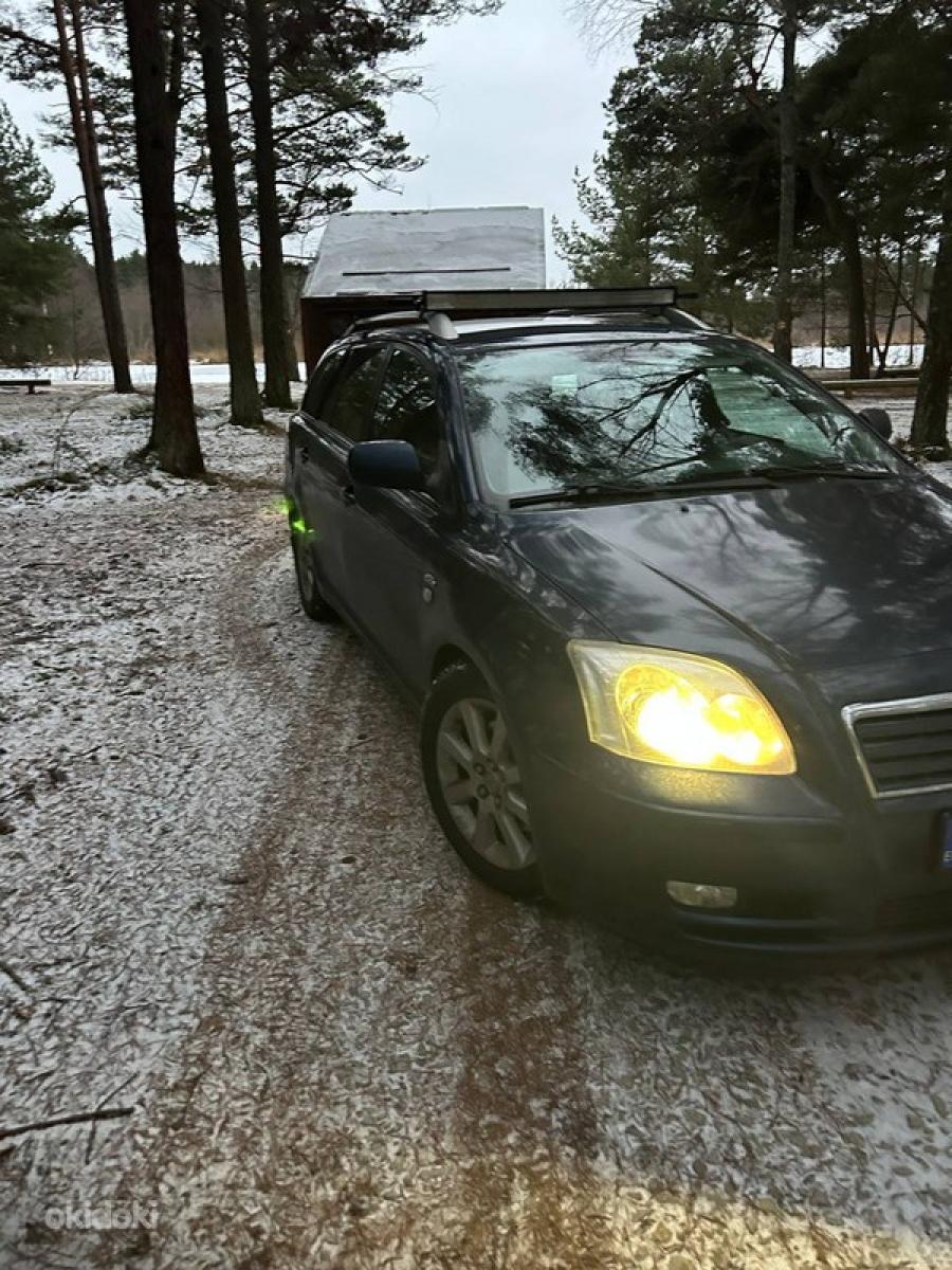 Zils Toyota Avensis 2004 Tallina, ar dzinēja tilpumu 2.00 L un nobraukumu 220 tūkst. km par 2499 €, foto 10 vietnē AUTOMOTO.COM.LV