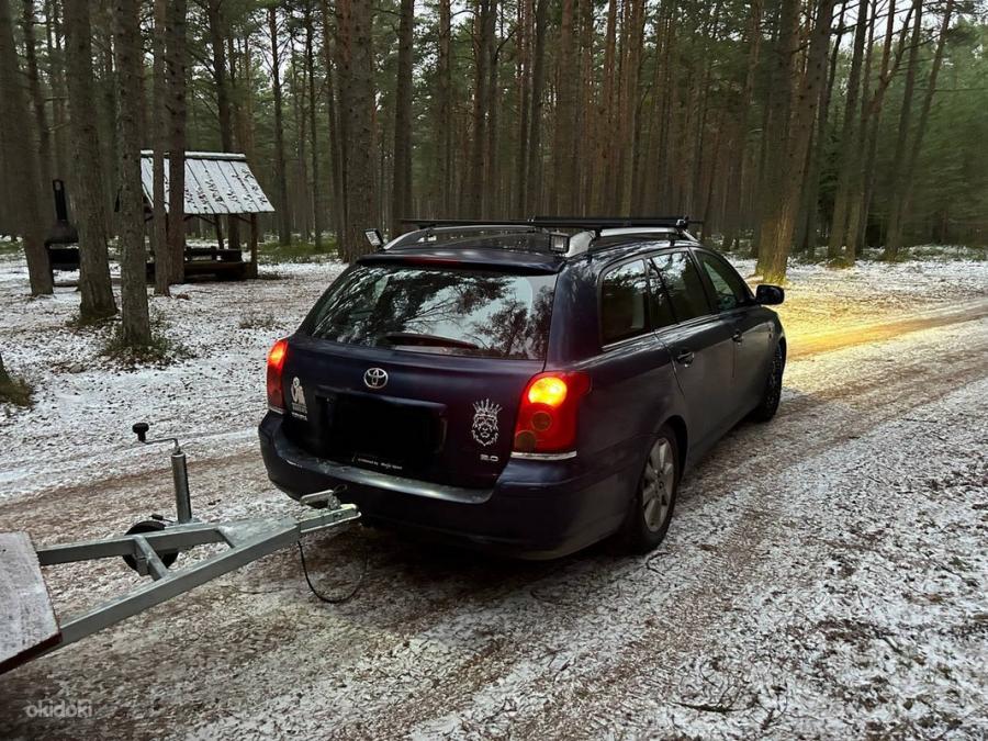 Zils Toyota Avensis 2004 Tallina, ar dzinēja tilpumu 2.00 L un nobraukumu 220 tūkst. km par 2499 €, foto 14 vietnē AUTOMOTO.COM.LV
