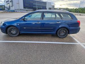 Blue Toyota Avensis 2004 in Vilnius, with an engine capacity of 2.00 L and mileage of 308 thousand km for 850 €, photo 4 on AUTOMOTO.COM.LV