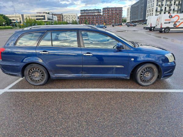 Blue Toyota Avensis 2004 in Vilnius, with an engine capacity of 2.00 L and mileage of 308 thousand km for 850 €, photo 4 on AUTOMOTO.COM.LV