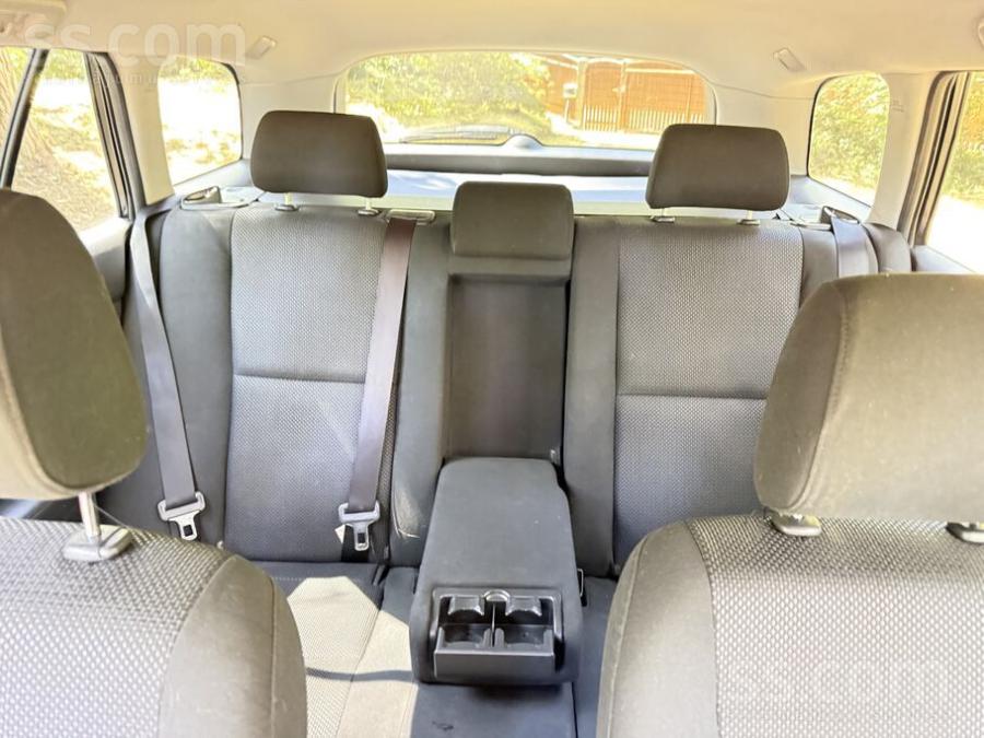 Zils Toyota Avensis 2004 Rīga, ar dzinēja tilpumu 2.40 L un nobraukumu 337 tūkst. km par 1850 €, foto 12 vietnē AUTOMOTO.COM.LV