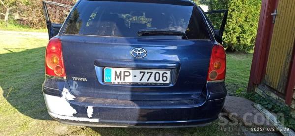Blue Toyota Avensis 2005 in Ventspils, with an engine capacity of 2.00 L and mileage of 309 thousand km for 1400 €, photo 3 on AUTOMOTO.COM.LV