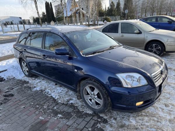 Blue Toyota Avensis 2005 in Riga, with an engine capacity of 2.00 L and mileage of 533 thousand km for 900 €, photo 2 on AUTOMOTO.COM.LV