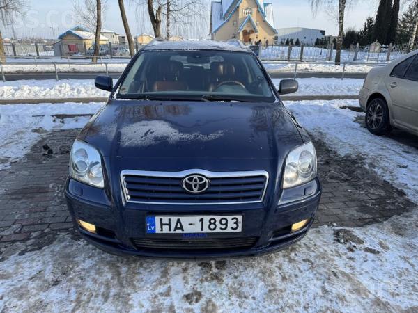 Blue Toyota Avensis 2005 in Riga, with an engine capacity of 2.00 L and mileage of 533 thousand km for 900 €, photo 3 on AUTOMOTO.COM.LV