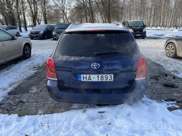 Blue Toyota Avensis 2005 in Riga, with an engine capacity of 2.00 L and mileage of 533 thousand km for 900 €, photo 4 on AUTOMOTO.COM.LV