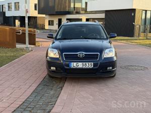 Zils Toyota Avensis 2005 Rīga, ar dzinēja tilpumu 1.80 L un nobraukumu 320 tūkst. km par 1400 €, foto 3 vietnē AUTOMOTO.COM.LV