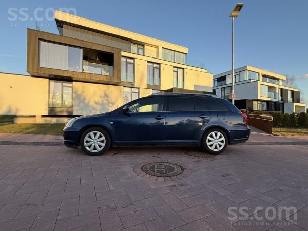 Zils Toyota Avensis 2005 Rīga, ar dzinēja tilpumu 1.80 L un nobraukumu 320 tūkst. km par 1400 €, foto 3 vietnē AUTOMOTO.COM.LV