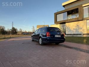 Zils Toyota Avensis 2005 Rīga, ar dzinēja tilpumu 1.80 L un nobraukumu 320 tūkst. km par 1400 €, foto 5 vietnē AUTOMOTO.COM.LV