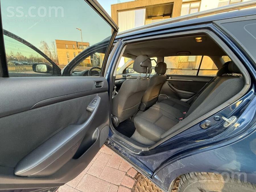 Zils Toyota Avensis 2005 Rīga, ar dzinēja tilpumu 1.80 L un nobraukumu 320 tūkst. km par 1400 €, foto 11 vietnē AUTOMOTO.COM.LV