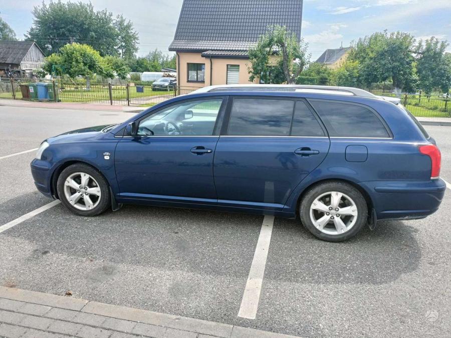 Zils Toyota Avensis 2005 Kauņa, ar dzinēja tilpumu 2.00 L un nobraukumu 261 tūkst. km par 2750 €, foto 1 vietnē AUTOMOTO.COM.LV