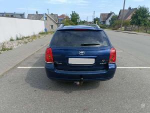 Zils Toyota Avensis 2005 Kauņa, ar dzinēja tilpumu 2.00 L un nobraukumu 261 tūkst. km par 2750 €, foto 3 vietnē AUTOMOTO.COM.LV