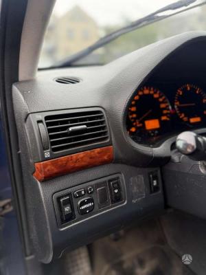 Zils Toyota Avensis 2005 Kauņa, ar dzinēja tilpumu 2.23 L un nobraukumu 270 tūkst. km par 1250 €, foto 12 vietnē AUTOMOTO.COM.LV
