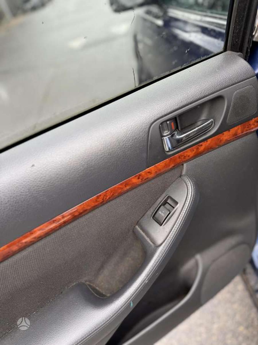 Zils Toyota Avensis 2005 Kauņa, ar dzinēja tilpumu 2.23 L un nobraukumu 270 tūkst. km par 1250 €, foto 16 vietnē AUTOMOTO.COM.LV