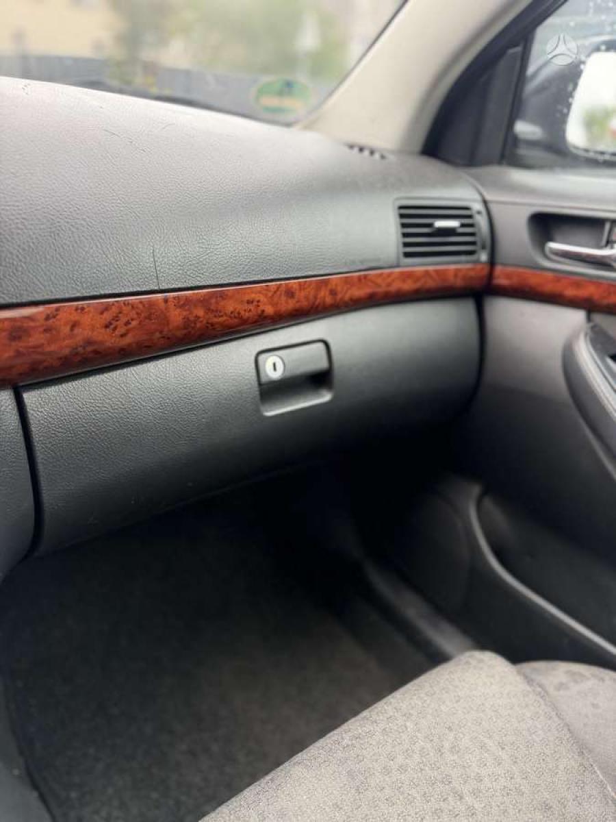 Zils Toyota Avensis 2005 Kauņa, ar dzinēja tilpumu 2.23 L un nobraukumu 270 tūkst. km par 1250 €, foto 20 vietnē AUTOMOTO.COM.LV
