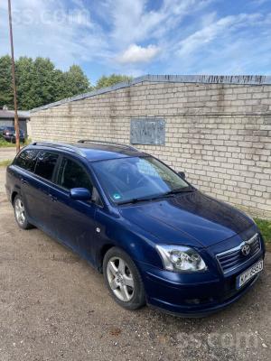 Синий Тойота Авенсис 2005 в Рига, объемом двигателя 2.20 л и пробегом 289 тыс. км за 1600 €, фото 1 на AUTOMOTO.COM.LV