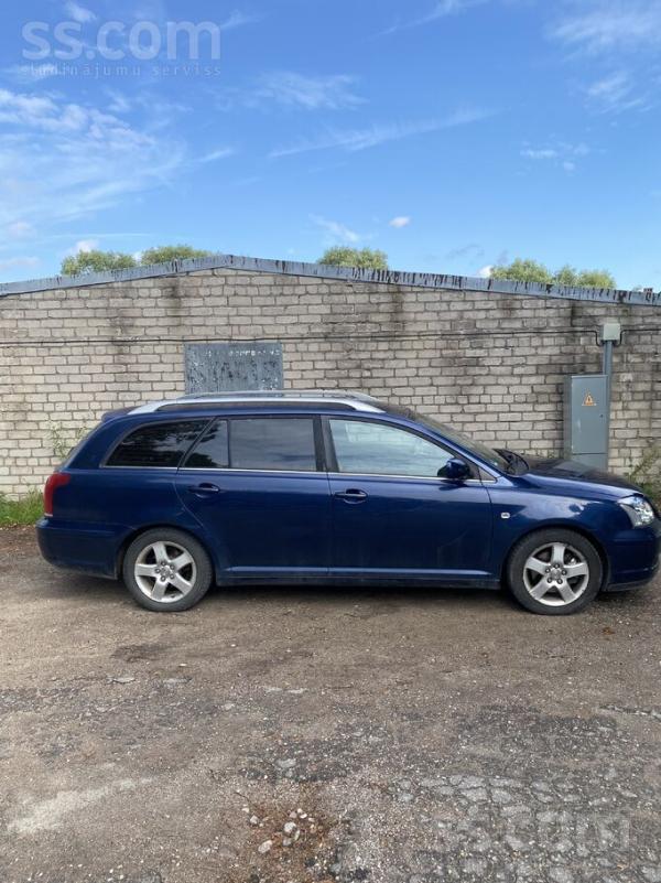Zils Toyota Avensis 2005 Rīga, ar dzinēja tilpumu 2.20 L un nobraukumu 289 tūkst. km par 1600 €, foto 4 vietnē AUTOMOTO.COM.LV