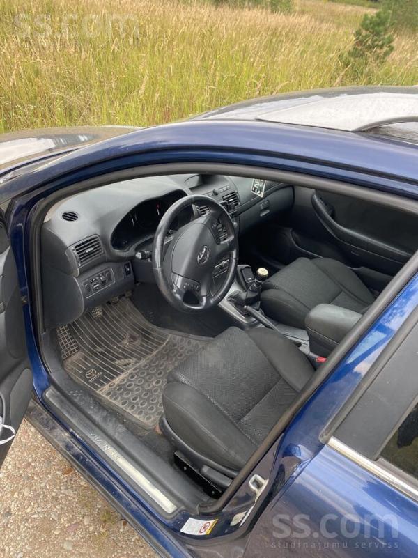 Zils Toyota Avensis 2005 Rīga, ar dzinēja tilpumu 2.20 L un nobraukumu 289 tūkst. km par 1600 €, foto 7 vietnē AUTOMOTO.COM.LV