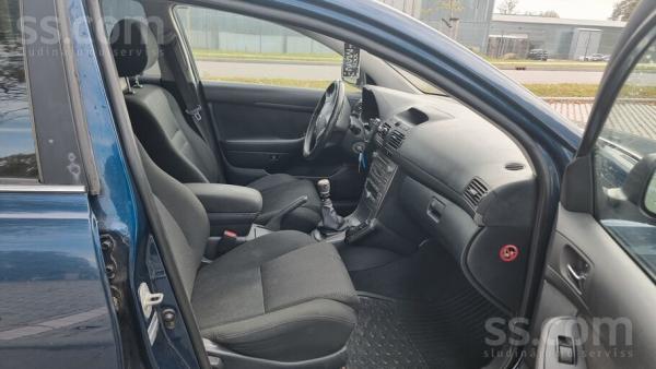 Zils Toyota Avensis 2005 Cēsis, ar dzinēja tilpumu 2.20 L un nobraukumu 293 tūkst. km par 1650 €, foto 11 vietnē AUTOMOTO.COM.LV