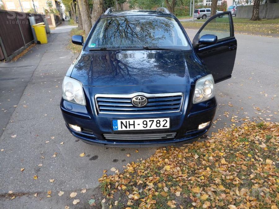 Blue Toyota Avensis 2005 in Liepaja, with an engine capacity of 2.00 L and mileage of 326 thousand km for 1270 €, photo 1 on AUTOMOTO.COM.LV