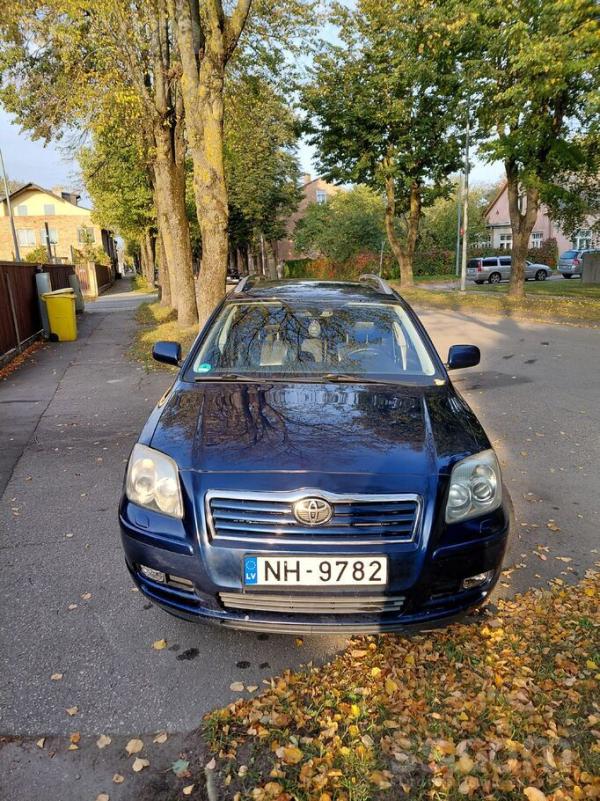 Blue Toyota Avensis 2005 in Liepaja, with an engine capacity of 2.00 L and mileage of 326 thousand km for 1270 €, photo 3 on AUTOMOTO.COM.LV